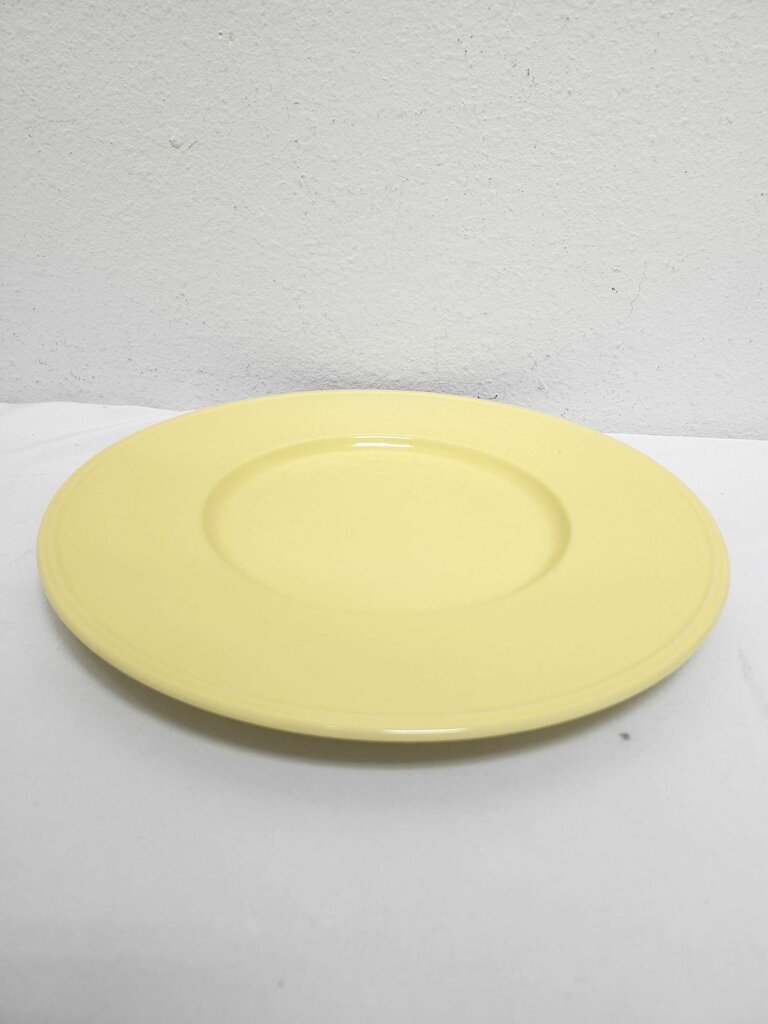 Ceramic Serving Plate – Couches to Curios