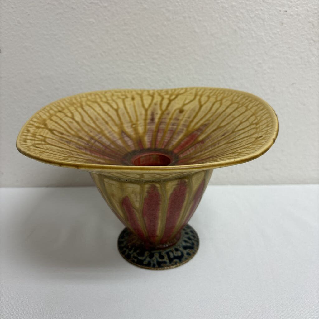 Abstract Pottery Vase – Couches to Curios