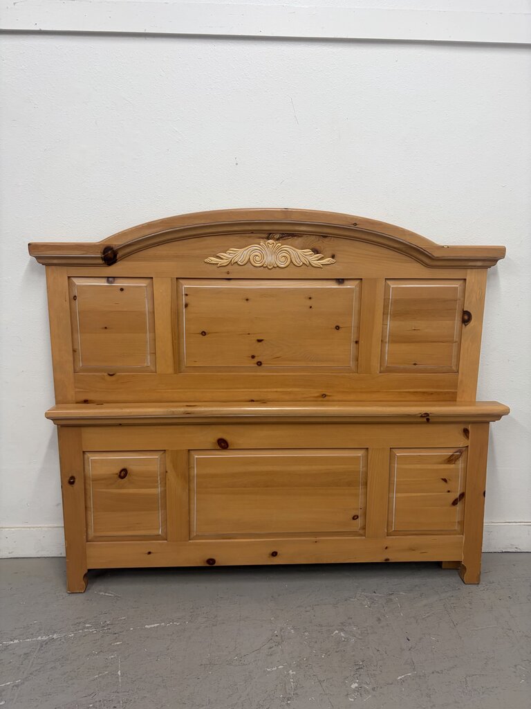 Broyhill "Fontana" Pine Bed – Couches to Curios